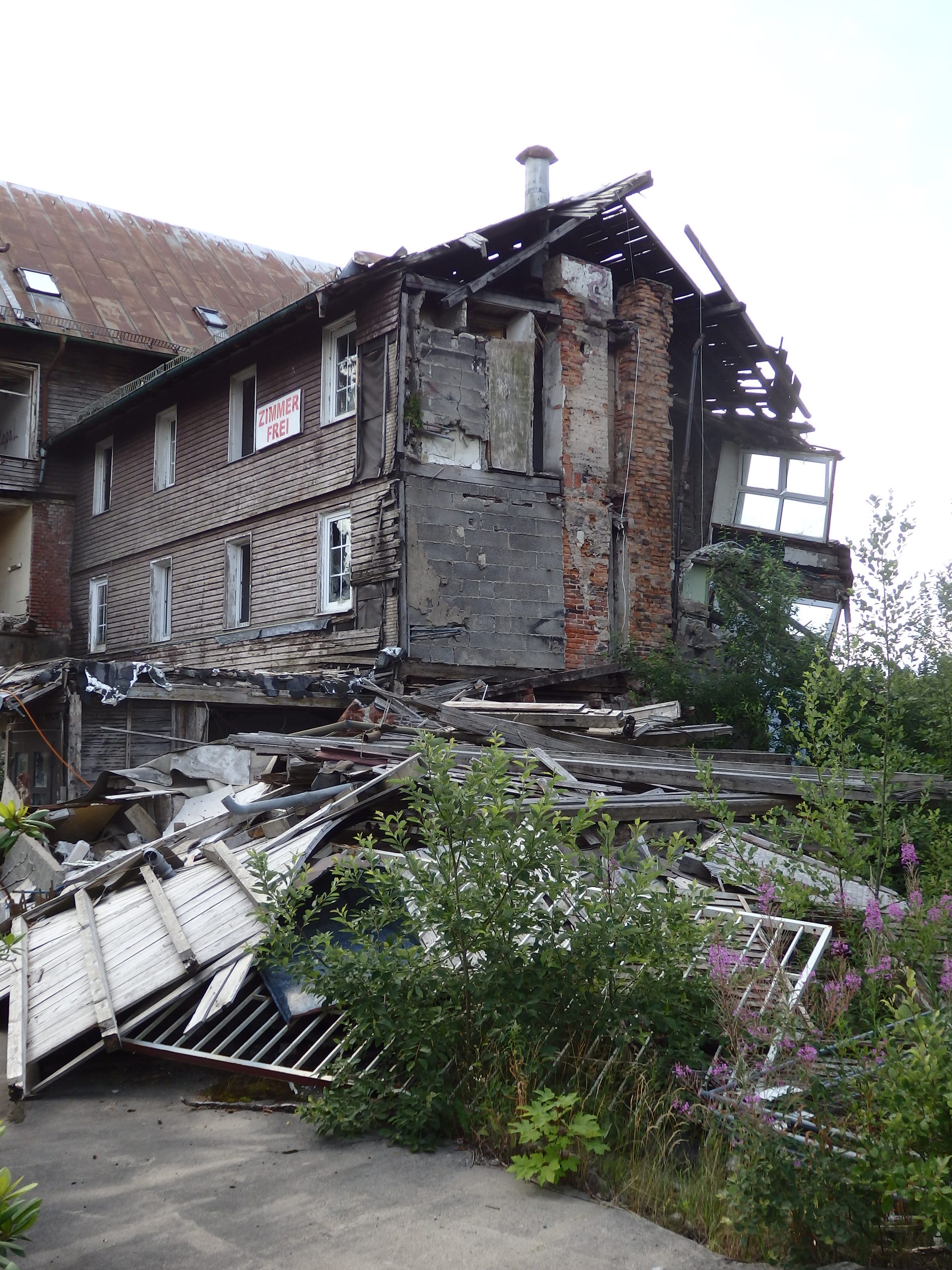 RUINE HUNDSECK: der Schandfleck muss weg - Kulturerbe Schwarzwaldhochstraße